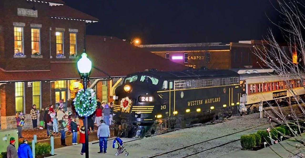 Take The Polar Express Christmas Train Ride In West Virginia
