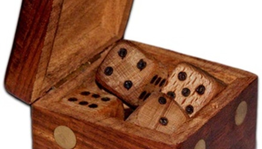 How To Play The Left Right Center Dice Game Our Pastimes