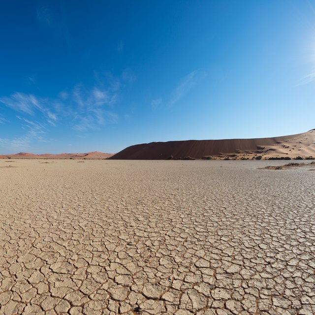 Advantages & Disadvantages of Deserts | Sciencing Advantages & Disadvantages of Deserts | Sciencing