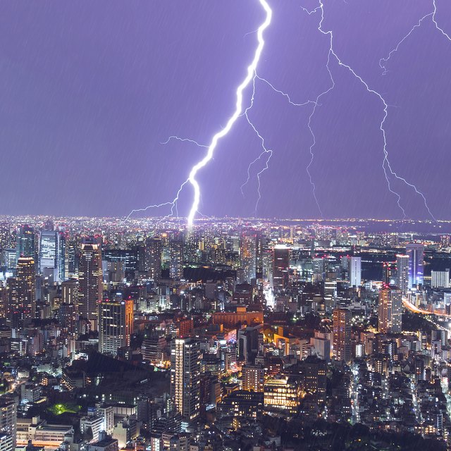 What Is the Difference Between Rolling & Clap Thunder? | Sciencing What Is the Difference Between Rolling & Clap Thunder? | Sciencing