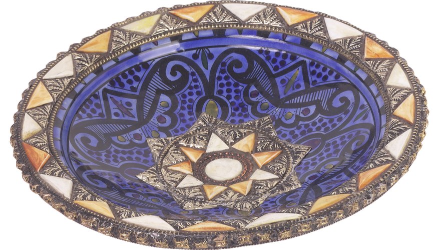 How To Identify Markings On The Bottom Of An Old Plate Our Pastimes