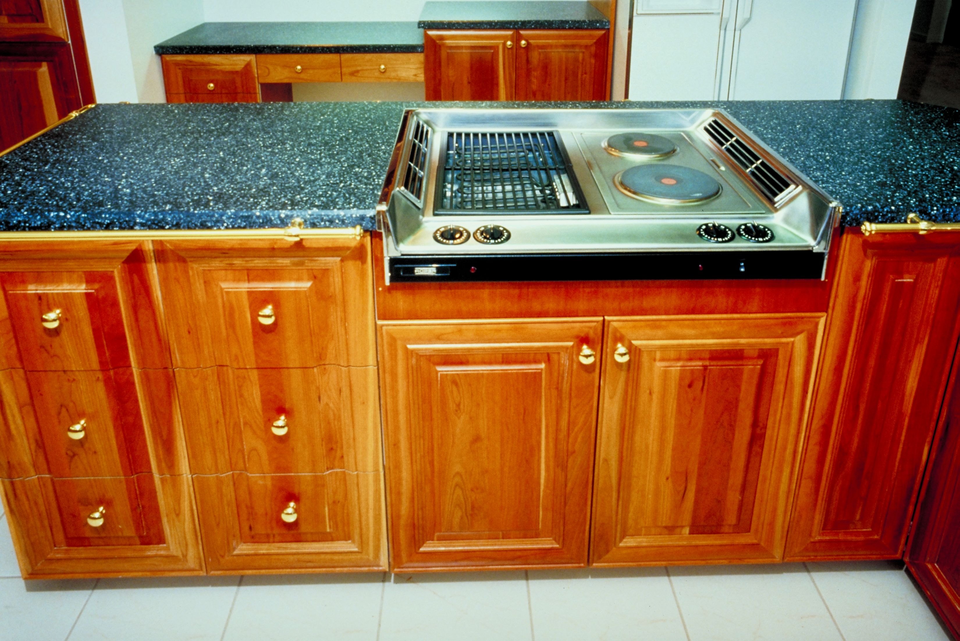 Polyurethane Kitchen Cabinets