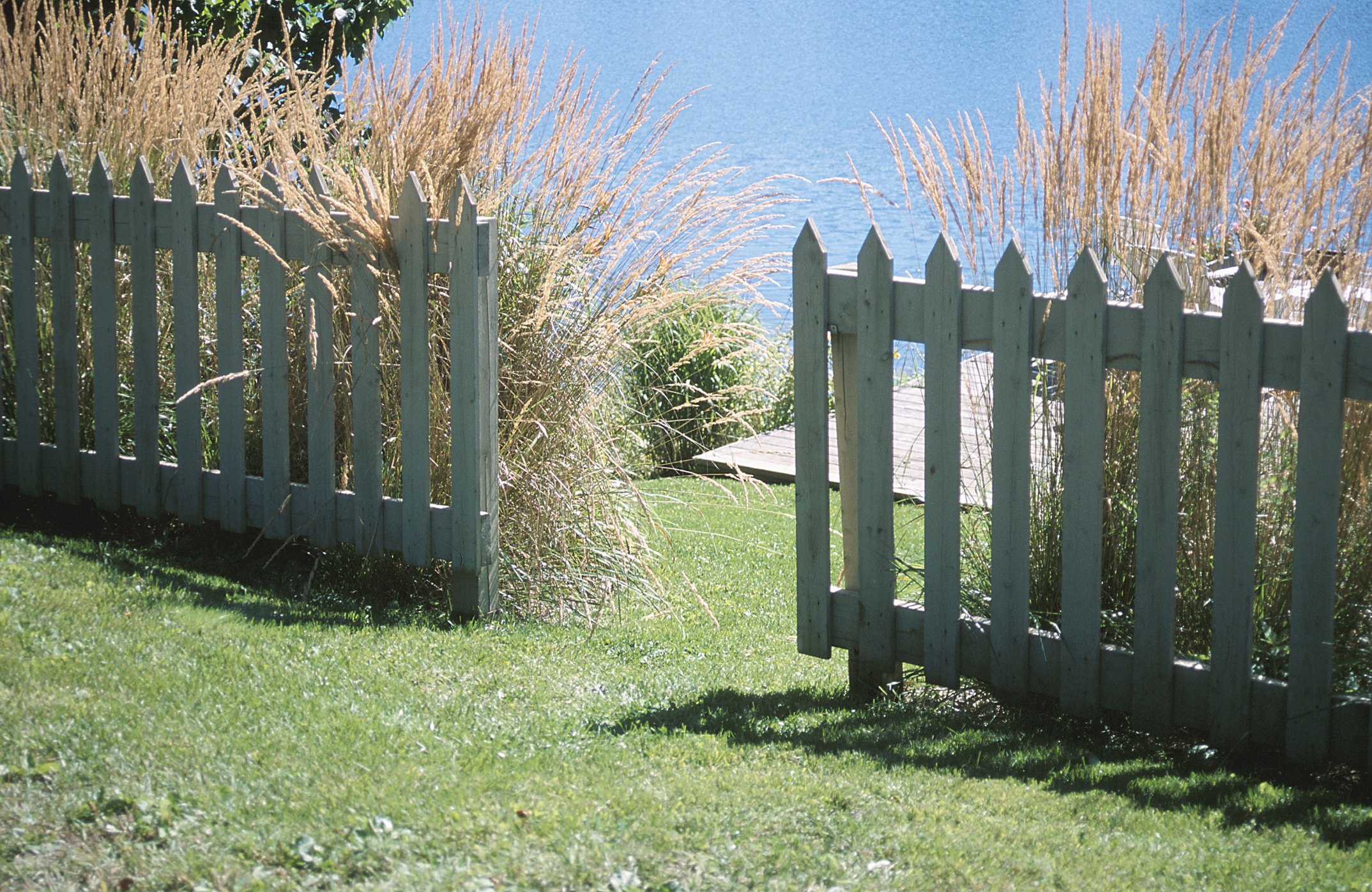 what-blade-to-use-when-cutting-vinyl-railing-ehow
