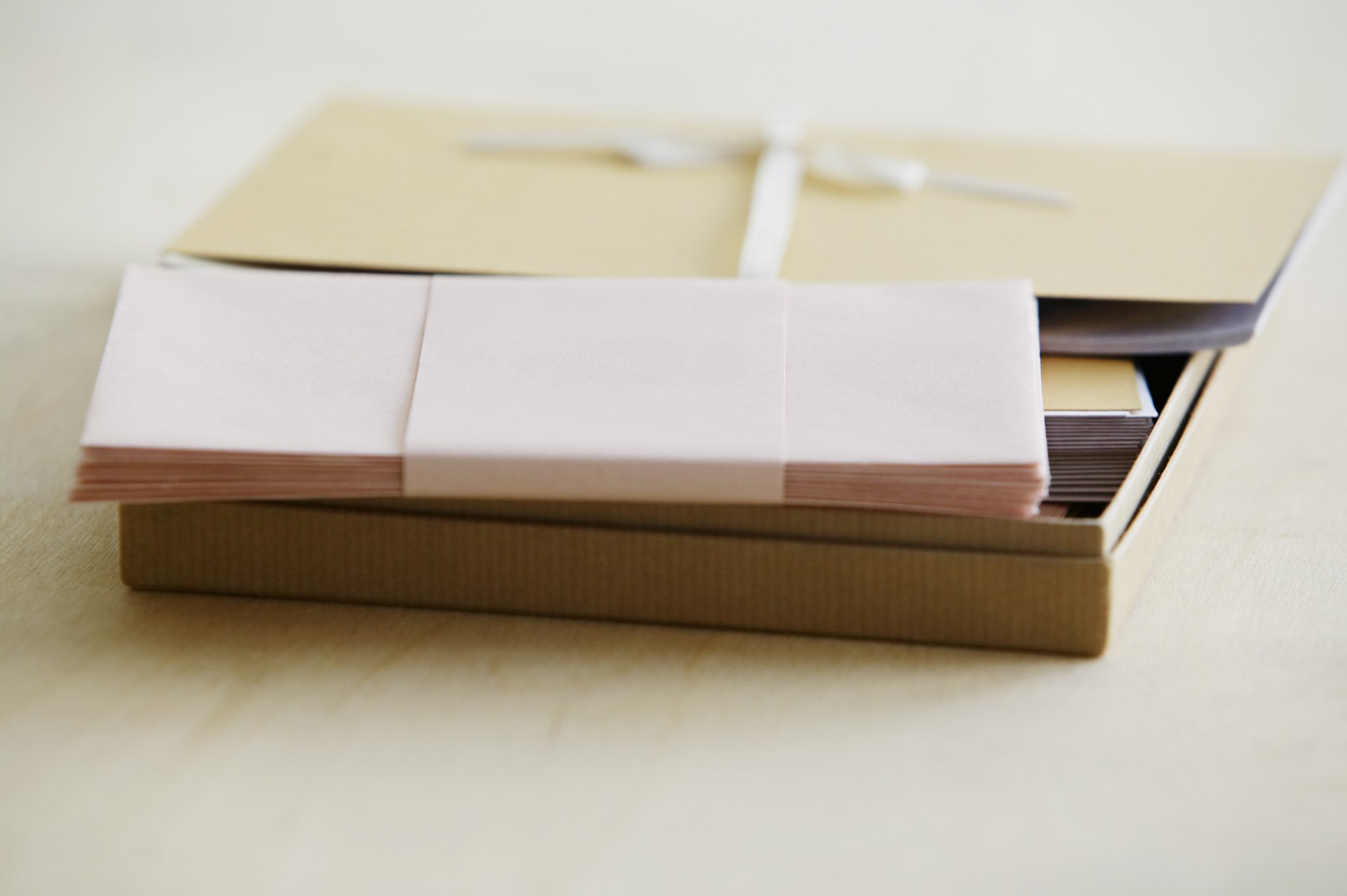 types-of-paper-for-invitations-ehow